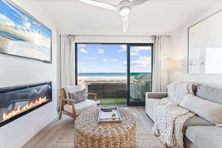 Entire Ground Beachfront Luxury Unit With Patio - Mission Bay, CA