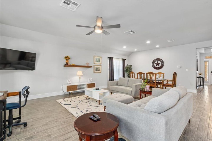 Perfect House For Vacation Or Work W/patio, Yard & Parking! 5 Min From Kalahari! - Georgetown, TX