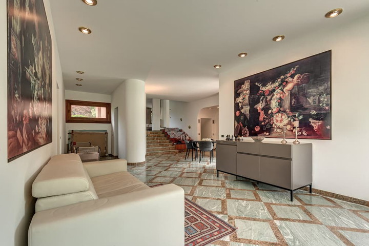 Charming Lake Front Villa Beatrice In Mandello Del Lario - Lierna