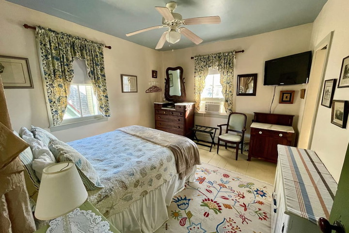 Beautiful Vacation Home, Walk To Everything, Pet Friendly, Historic District - Cape May, NJ