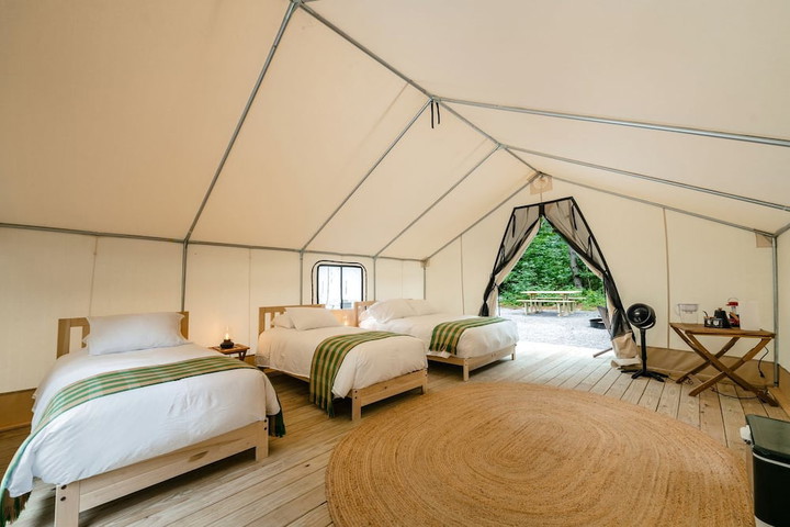 Luxury Canvas Group Glamping Tent | Adirondacks In Corinth, Ny - Hudson Valley, NY