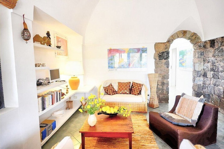 Villa Meriggio B: A Characteristic Dammuso With The Fascination Of The Typical And Ancient Houses Of The Island. - Pantelleria