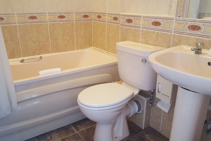 Devoncourt Double Bedroom - Budleigh Salterton
