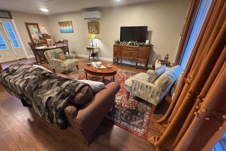 End Of Summer Rates - Eureka Springs, AR