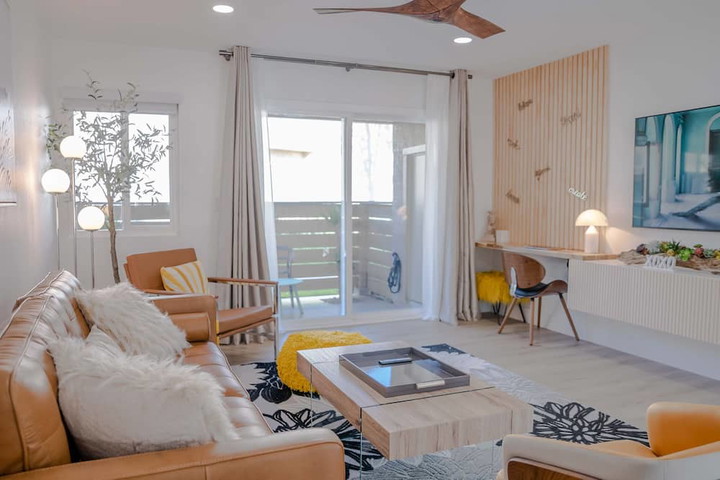 Luxe Mid Century Modern 2/bed **Highly Upgraded** - Lake Forest, CA