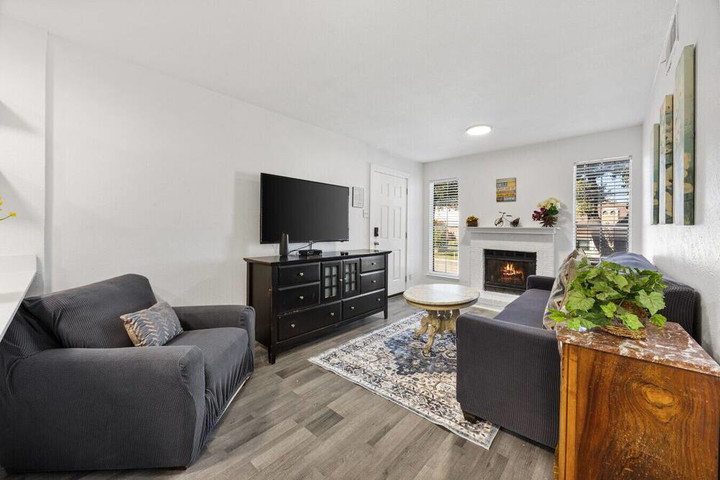 Urban Apartment. Perfect For Long Term Stays! - Dallas, TX