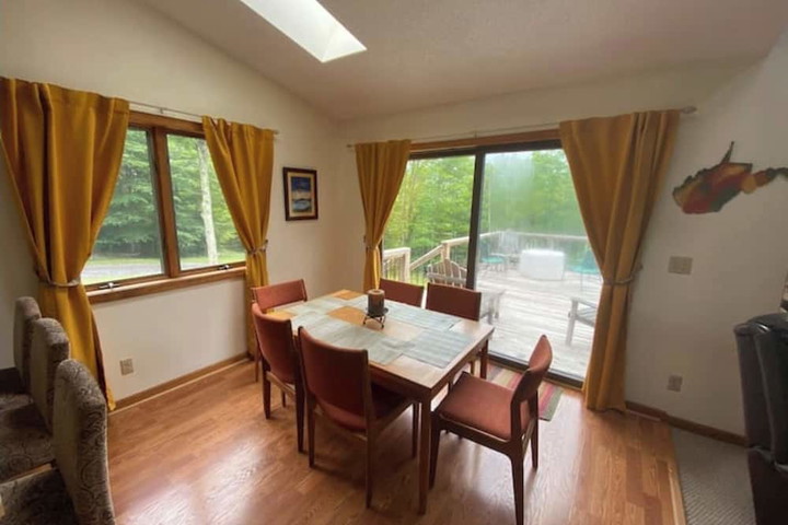 Cozy Retreat In Old Timberline Close To Great Hiking And Skiing. Pet Friendly! - West Virginia