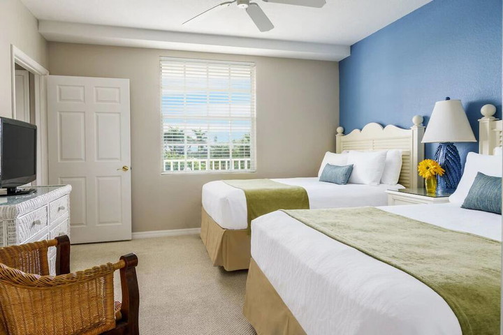 Olde Marco Island Inn, Classic Suite W/ 2 Bedrooms & Island Charm - Marco Island, FL