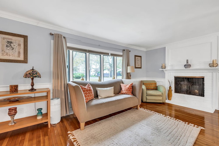 Your Family-friendly Getaway! Vibrant & Relaxing! - Northport, NY