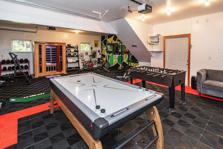 Luxury Mountain Retreat: Hot Tub, Sauna, Gym, Game Room, Ev Charger - Hoodsport, WA