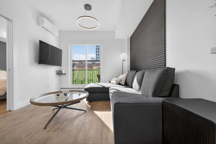 2br | Dt | Balcony | Ac | Mins To Saddledome - Alberta