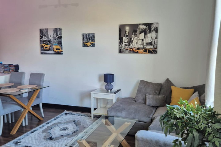 Central Southampton 2bd Apartment | Gated Parking | Smart Tv & Workspace - New Forest District