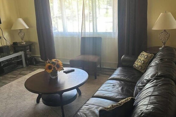Forget Me Not Home By Airport, Upstairs Unit Of A 2 Floor House - Anchorage, AK