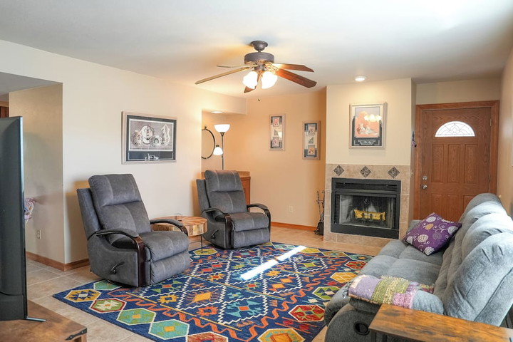 Newly Refurnished 3-bedroom Townhome With Private Backyard In Fountain Hills - Fountain Hills, AZ