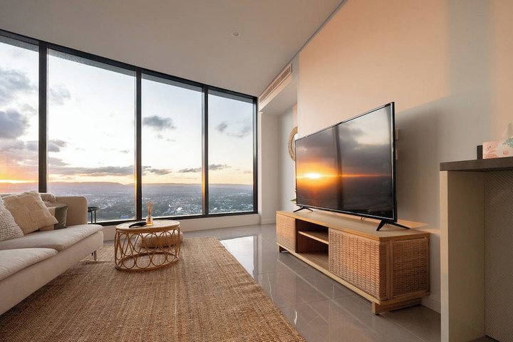 Sunset Boulevard - Sky High Apt On Ocean Meirton - Surfers Paradise