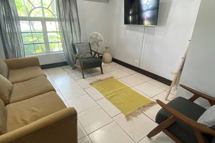 Spacious Tropical Getaway  - 3 Mins Away From The Airport And Beach - Nassau
