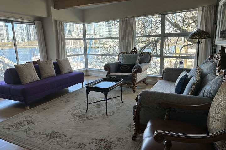 Vancouver Waterfront 1480sf 2br Townhome With Deck - North Vancouver