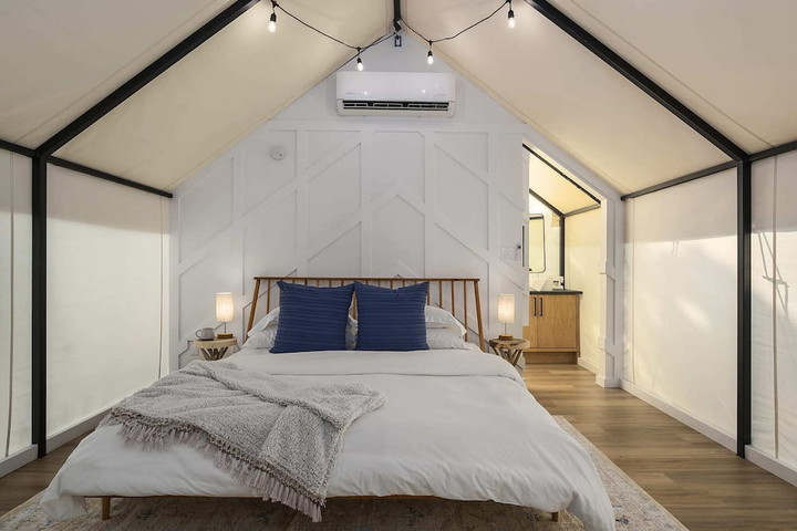 Treehouse Glamping At Pecan Haven! Private Hottub! - Comfort, TX