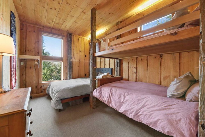 Scribe`s Stable | A/c Screened In Porch Sleeps 6 - Monterey, MA