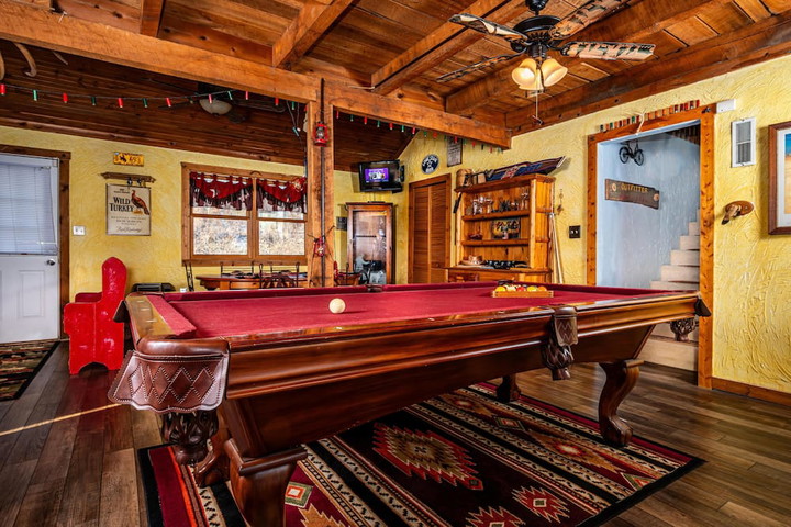 Trailside Cabin | Walk To Mtb Trails, Hot Tub & Game Room 3br, 2ba - Nashville, IN