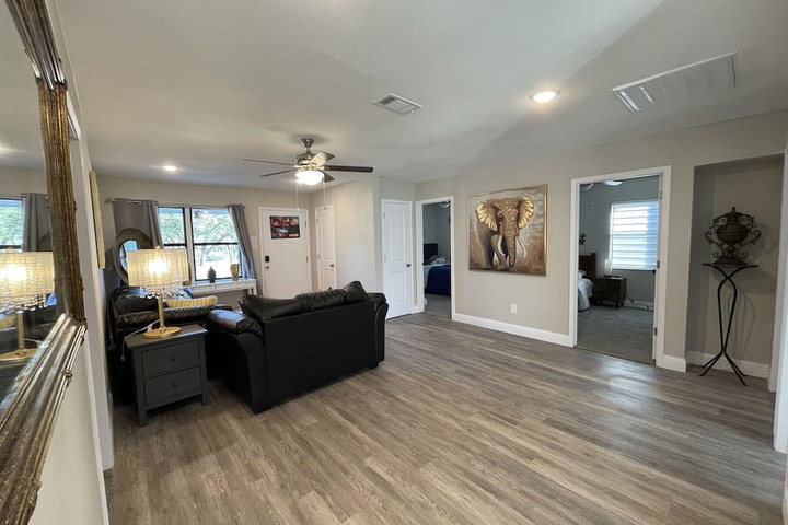 Momohome 4bd/2ba New Entire House In Downtown Plano - Plano, TX