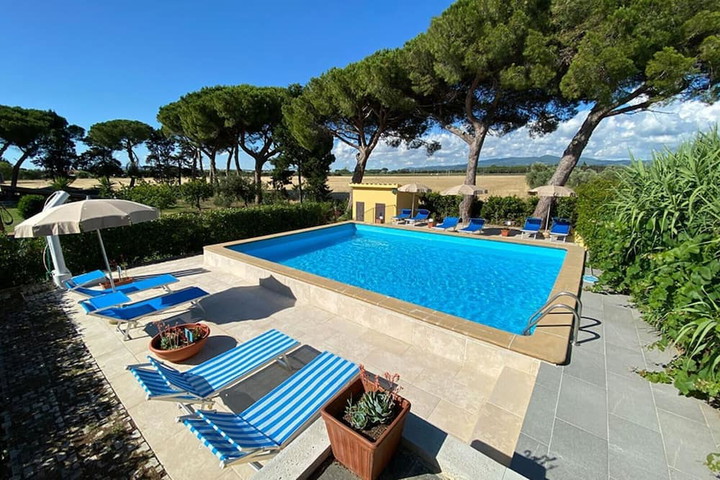 Apartment 'Podere Nuti 4 Lauro' With Private Gazebo, Shared Pool And Garden - Cecina