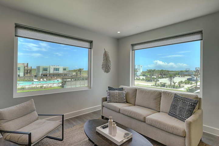 Family Friendly Condo W/ Gulf Views-private Walkable Beach Access, Pool Onsite! - Corpus Christi, TX