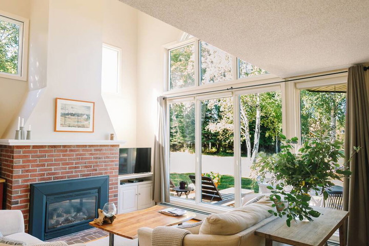 Stylish 3-bedroom Lakefront Condo W/ Mountain Views - Rangeley, ME
