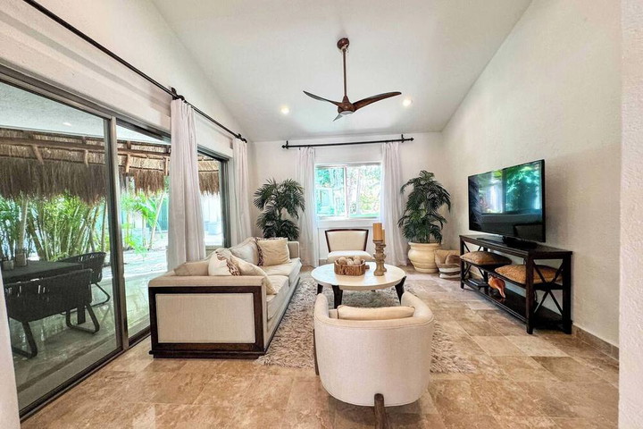 Tropical 3br Retreat W/ Pool & Beach Essentials - Playa del Carmen