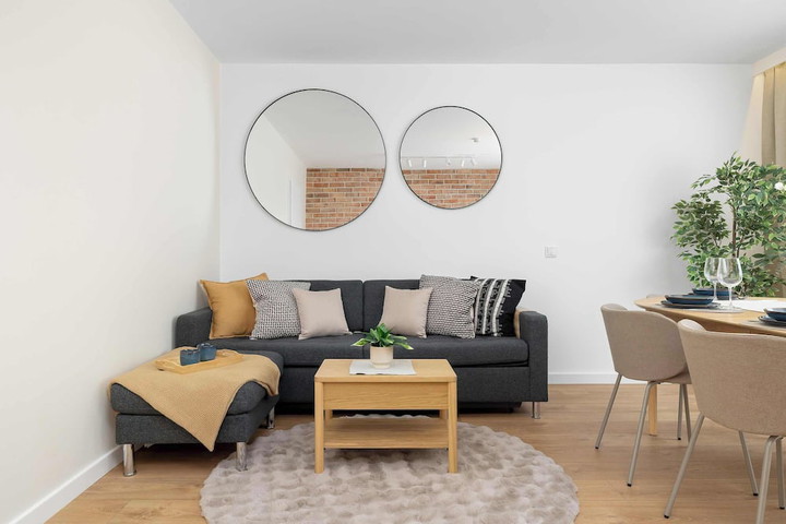 Spacious Family Apartment | Balcony | Desk | 3 Bedrooms - Krakow