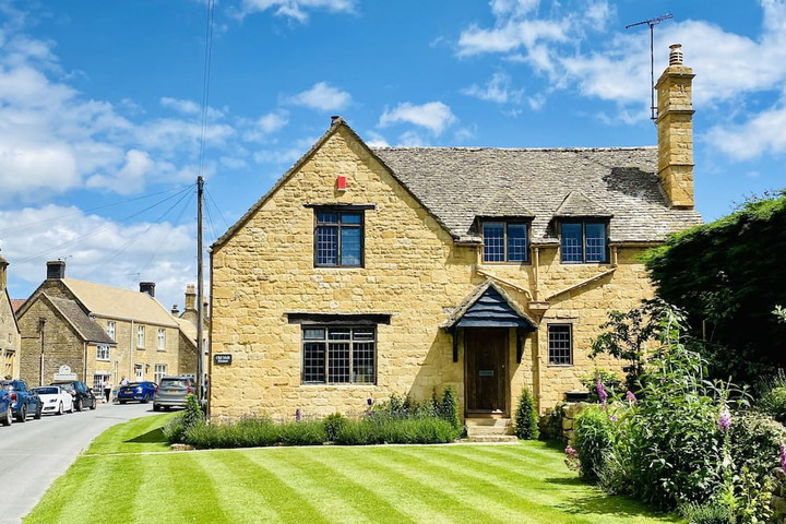 Newly Renovated Traditional Cotswold House With Hot Tub And Sauna - Broadway