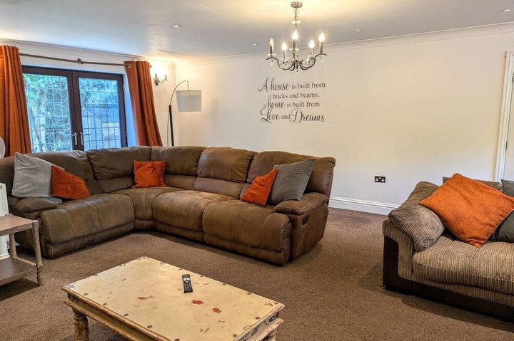 Spacious Home 4 Large Families, Contractors Welcome - Wolverhampton