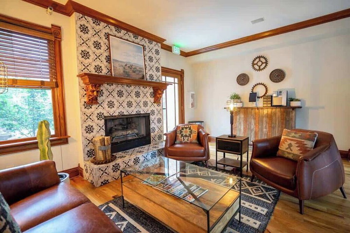 Pinky's Palace | Curtis Park Club Hotel | Rino - Arvada, CO