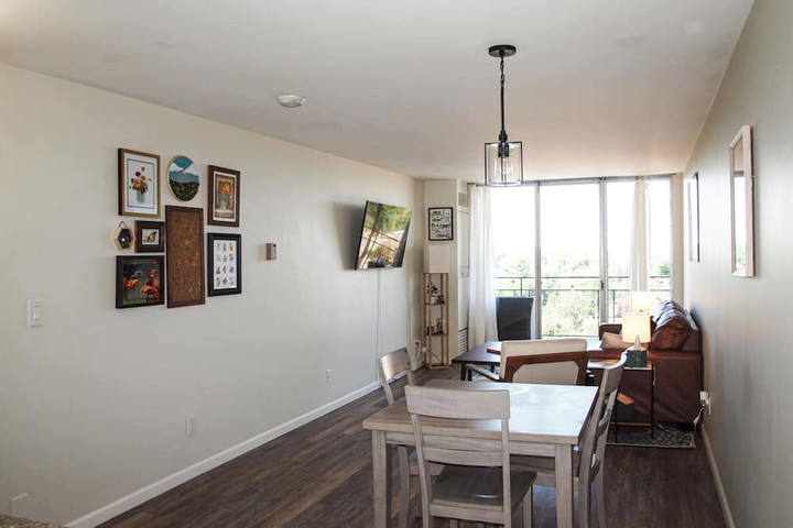 Newly Renovated Cozy Condo In Midtown Crossing - Nebraska