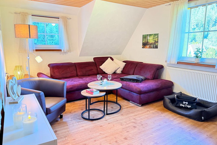 Appartement 'Waldblick Mit Kamin Umzäunten Garten Mit Spielplatz , Grill , Wlan,' Avec Jardin Clôturé, Aire De Jeux, Barbecue Et Wi-fi - Bad Wildbad