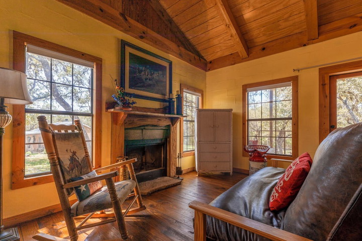Mountain View Cabin Near Lost Maples & Garner Parks, Utopia And The Frio River - Utopia, TX