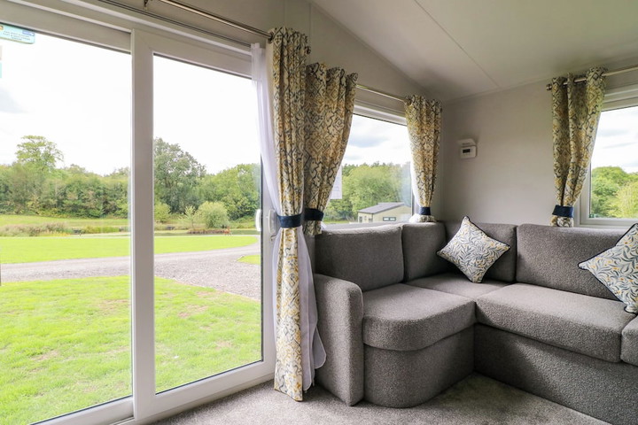Barn Owl Lodge, Pet Friendly, With A Garden In Coalville - Northamptonshire