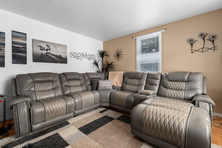 House Blocks From The Fox River With Access To Lake Winnebago. Easy I41 Access. - Oshkosh, WI