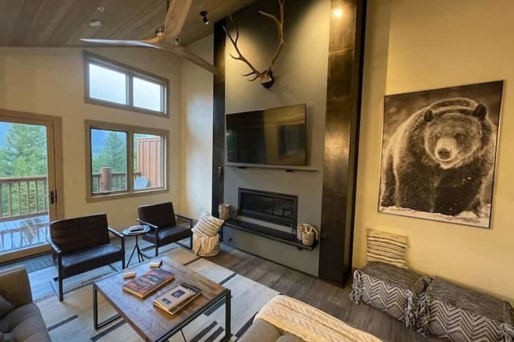 Modern Upper Pines Chalet - Big Sky, MT