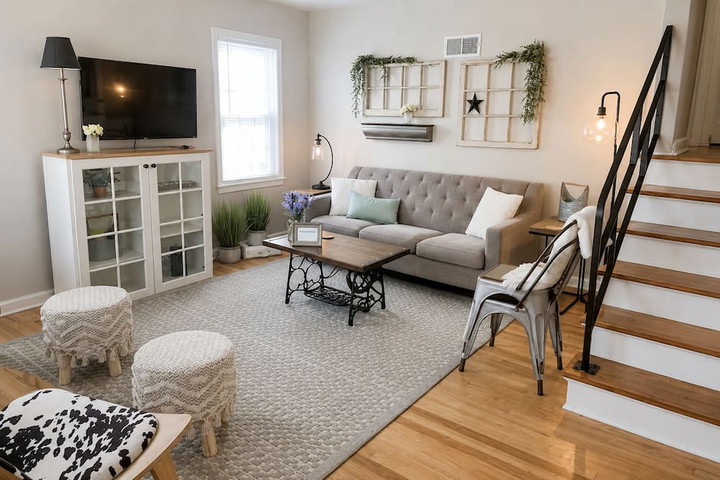 Immaculate Farmhouse, Quiet, Safe, Newbo Market - Cedar Rapids, IA