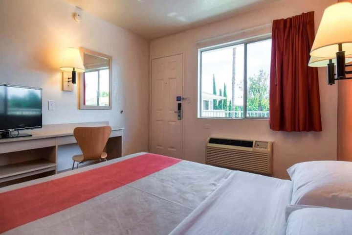 2 Full Bed|premium,mini Fridge - La Habra, CA