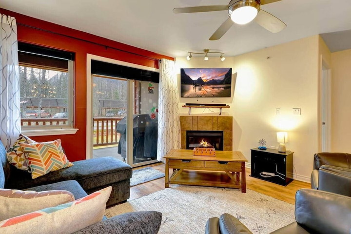 Remodeled 2br Condo Near Alyeska & Town Center - Anchorage, AK