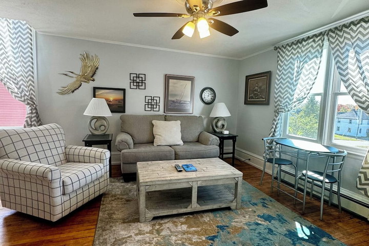 Ssvr2-spacious, Downtown Munising Apartment - Munising, MI