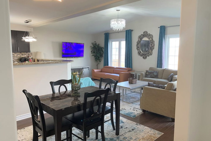 Spacious 4br+2.5 Bathrooms+fenced Yard, Wifi. Enjoy A Peaceful Getaway - Kingston