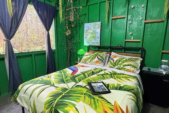 Off-grid Bungalow With Volcano Alerts & Rescue Dogs - Hawaii