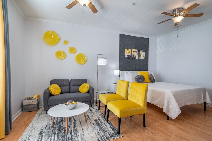 Sunny Daze · Sunny Daze- Chic Condo Close To Nascar - Concord, NC