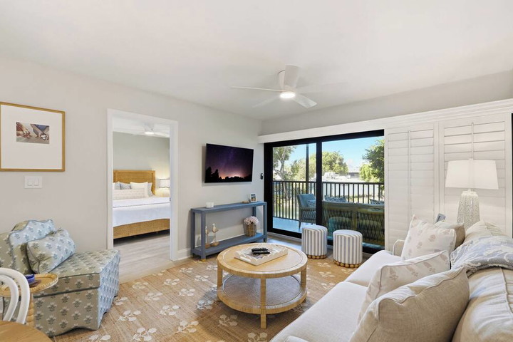 H-248 - Luxury Corner Unit - Updated With Views - Naples, FL