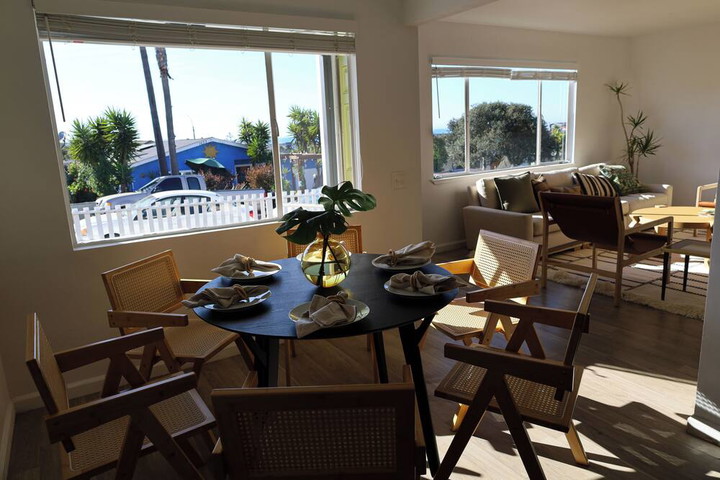 Serene 3-bedroom Bungalow In Seaside Perfect For Relaxing Getaways - Monterey, CA