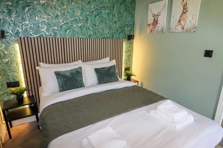 Valley Lodge 4 - North Wales Eco Lodges - Ruthin