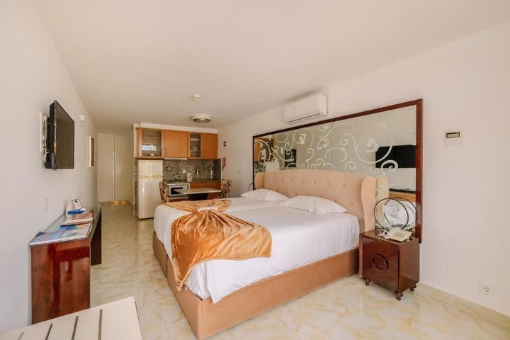 Laid-back Sophistication With Direct Beach Access! Enjoy Nearby Attractions - Albufeira